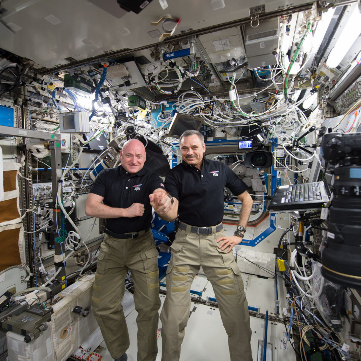 Earth's geostationary satellite belt | The Planetary Society