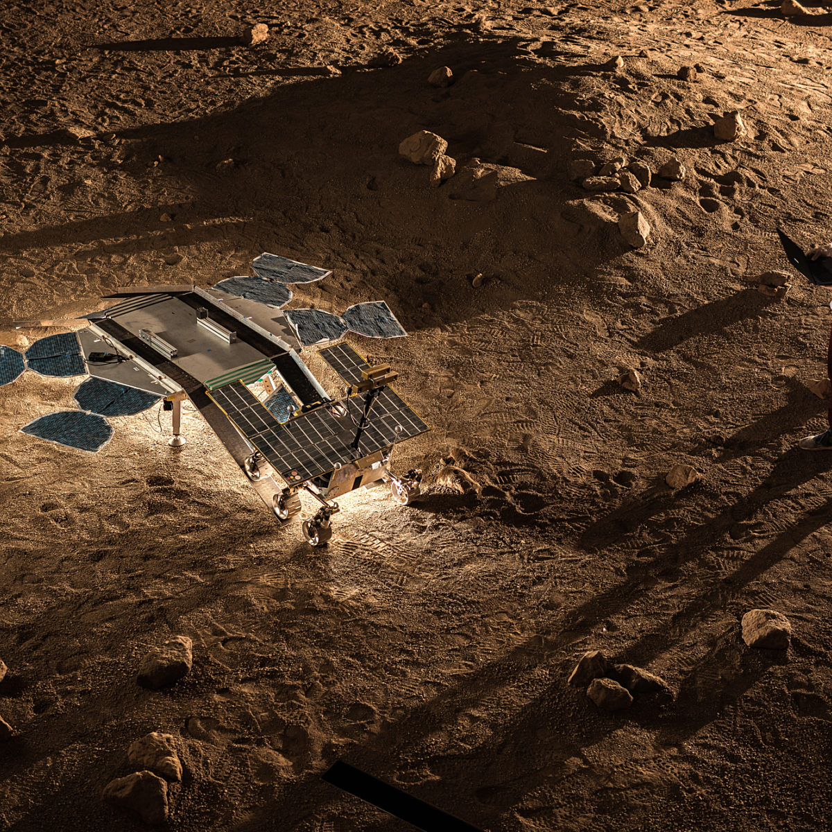 Hubble views Saturn ring plane crossing, 1995 | The Planetary Society