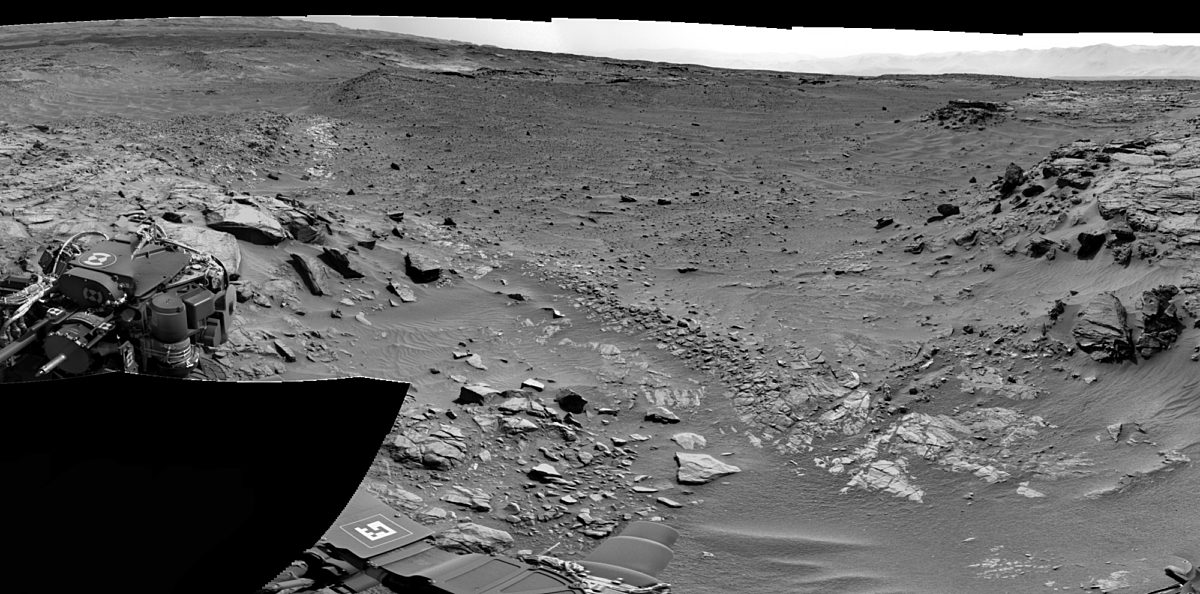 Into the Valleys: Curiosity NavCam panorama… | The Planetary Society