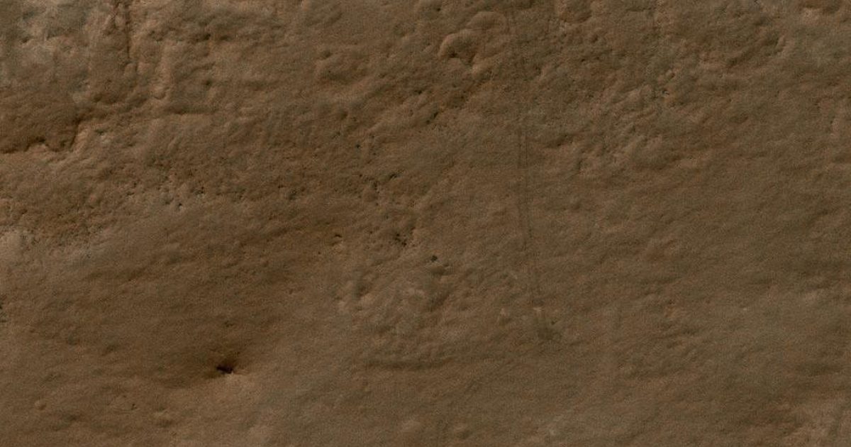 Color view Curiosity on Mars from HiRISE, sol… | The Planetary Society