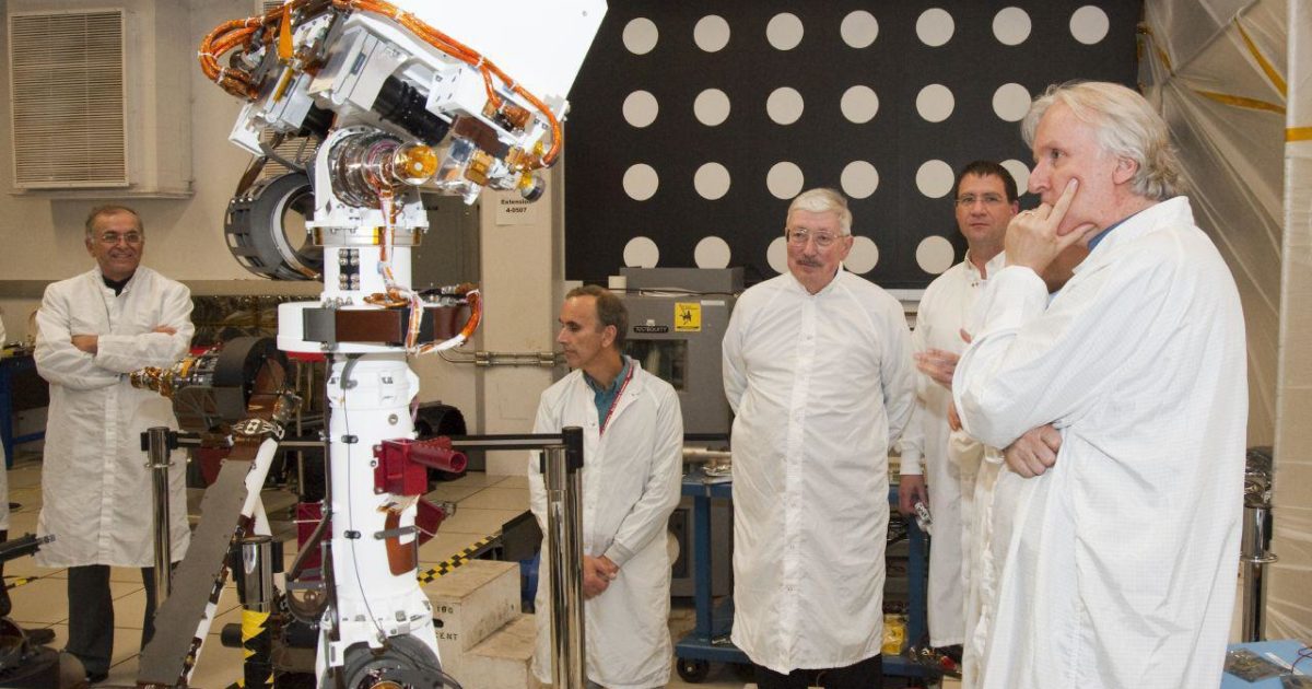 2005 Cosmos Award Honoree James Cameron | The Planetary Society