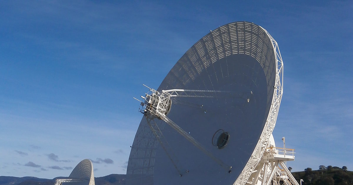 DSS-43 and DSS-34 dishes tracking Mars… | The Planetary Society