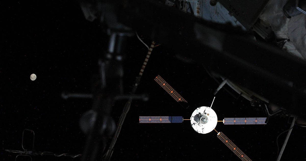 ATV-5 and a waning moon | The Planetary Society