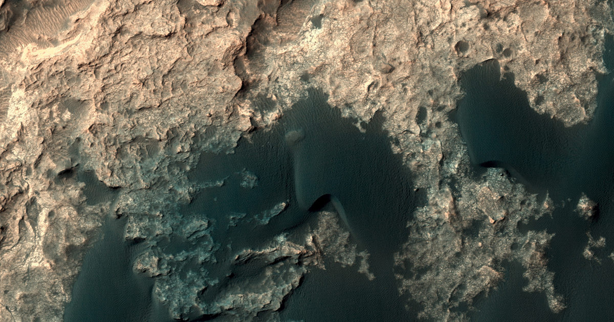 HiRISE view of Curiosity, sol 1207 (December… | The Planetary Society