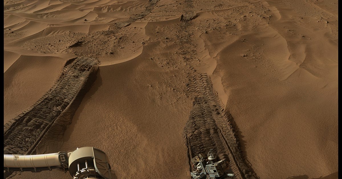 Curiosity in the sands near Sourdough, sol 673 | The Planetary Society