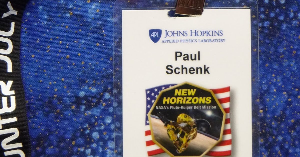 New Horizons badge | The Planetary Society