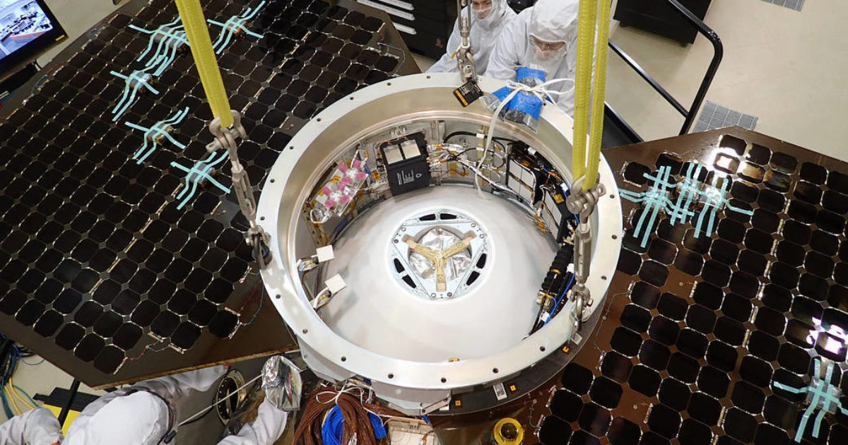 InSight stacked with its cruise stage | The Planetary Society