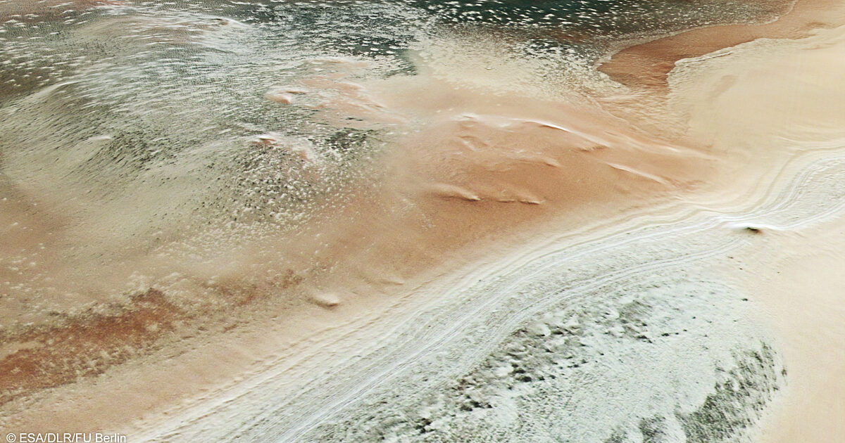 Australe Scopuli, oblique perspective | The Planetary Society