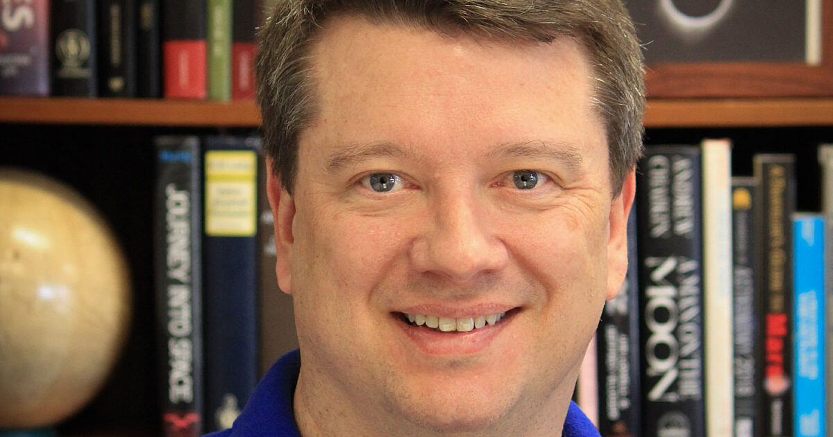 Bruce Betts portrait | The Planetary Society