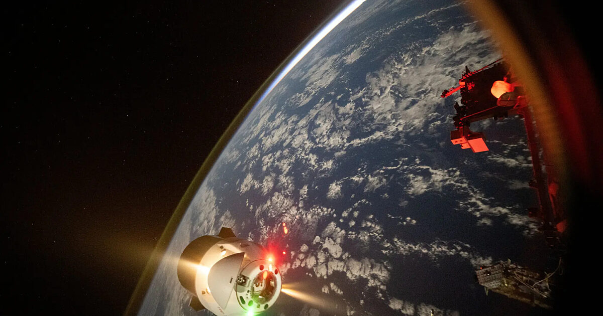 Cargo Dragon approaches ISS | The Planetary Society