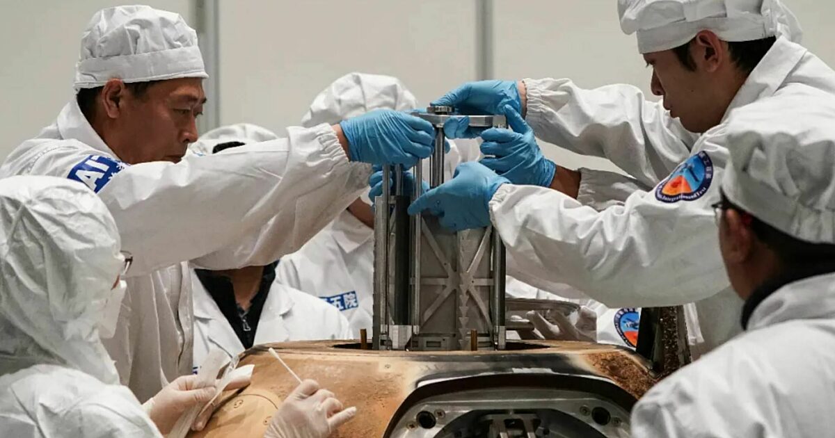 Chang'e-5 Sample Removal | The Planetary Society