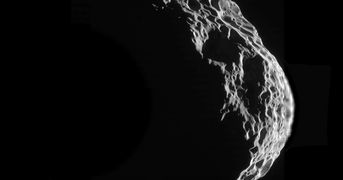 hyperion moon atmosphere