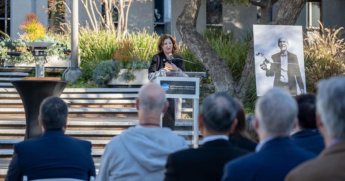 Laurie Leshin honors Ed Stone | The Planetary Society