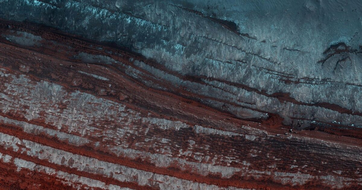 Icy layers on Mars | The Planetary Society