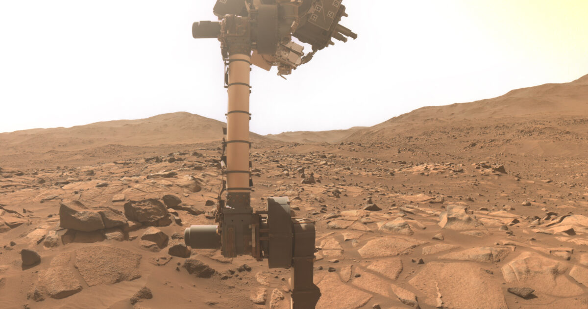 Perseverance sees its arm | The Planetary Society