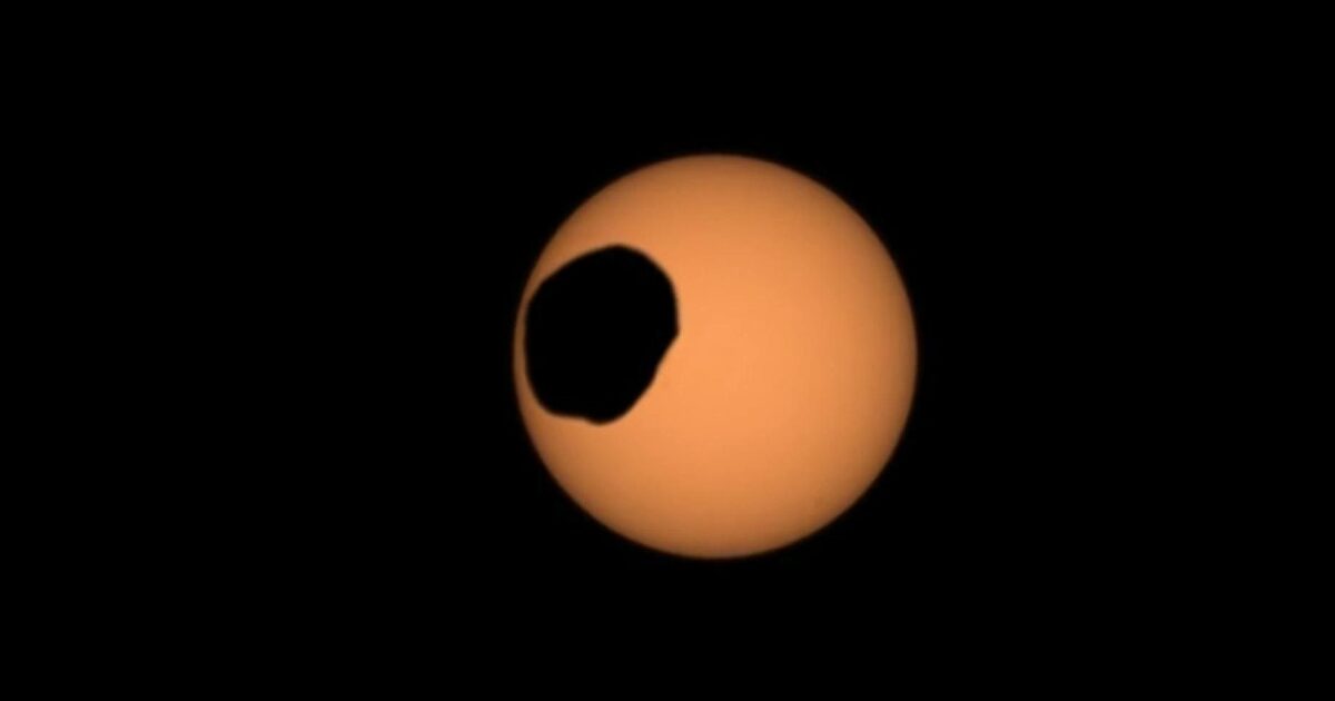 Perseverance views Phobos transit (2024) | The Planetary Society