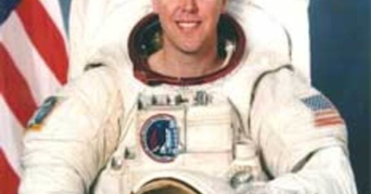 Astronaut Tom Jones at SETIcon | The Planetary Society