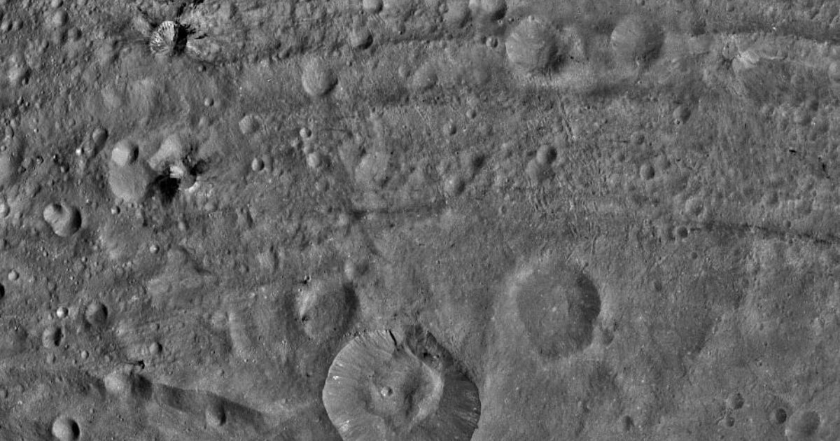Worm-like markings on Vesta's surface | The Planetary Society