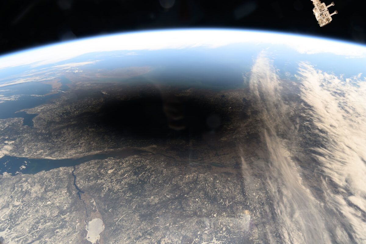 Total solar eclipse 2024 as seen from ISS | The Planetary Society
