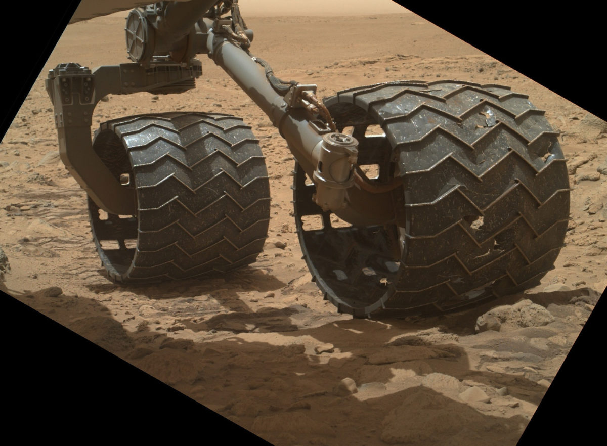 Curiosity's left rear and middle wheel, sol… | The Planetary Society