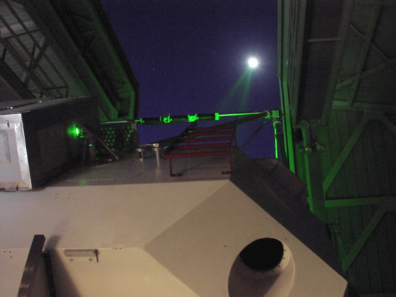 Shooting the Moon with the APOLLO laser | The Planetary Society
