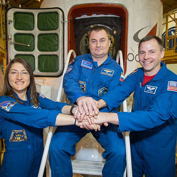 Wallpaper: Crew Dragon Ready to Dock at the… | The Planetary Society