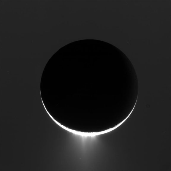 Discovery image of Enceladus' plumes (1 of 7) | The Planetary Society