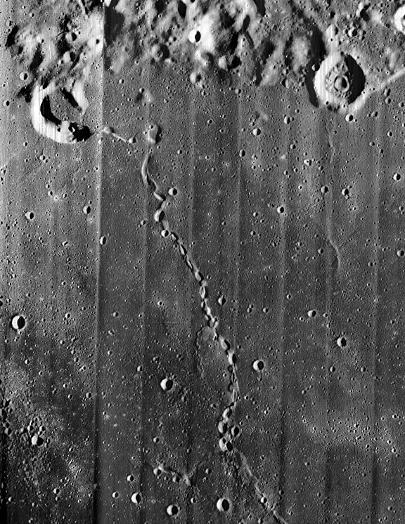 Discontinuous rille on the Moon | The Planetary Society