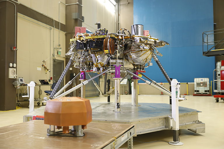 Mars InSight ready for thermal vacuum testing | The Planetary Society