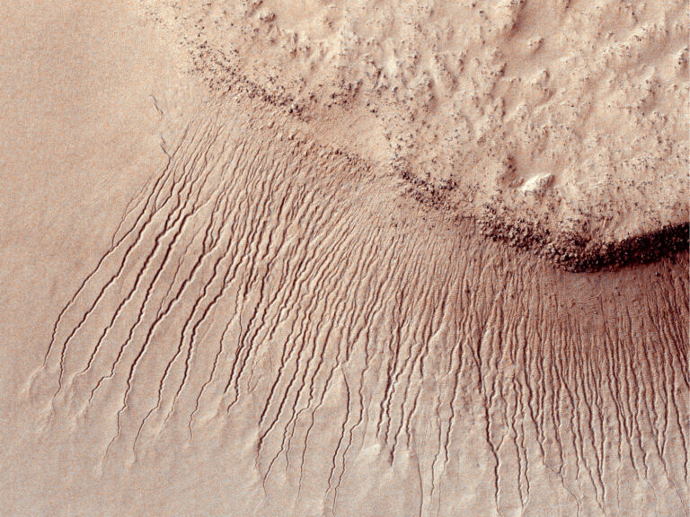 Mars' Axial Tilt: A Key to Gully Formation | The Planetary Society
