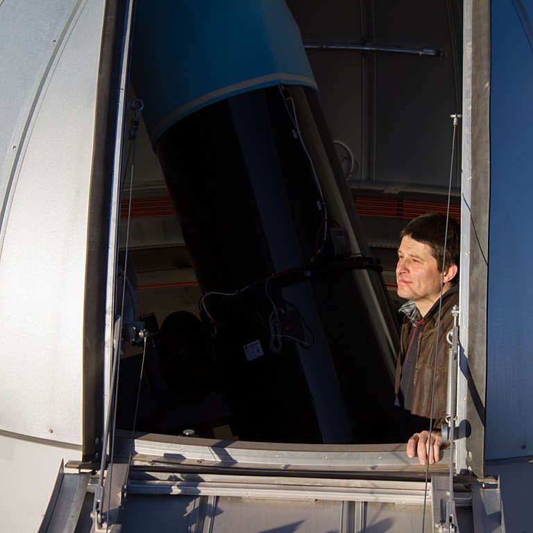 Soyuz reflected in Dragon solar array | The Planetary Society